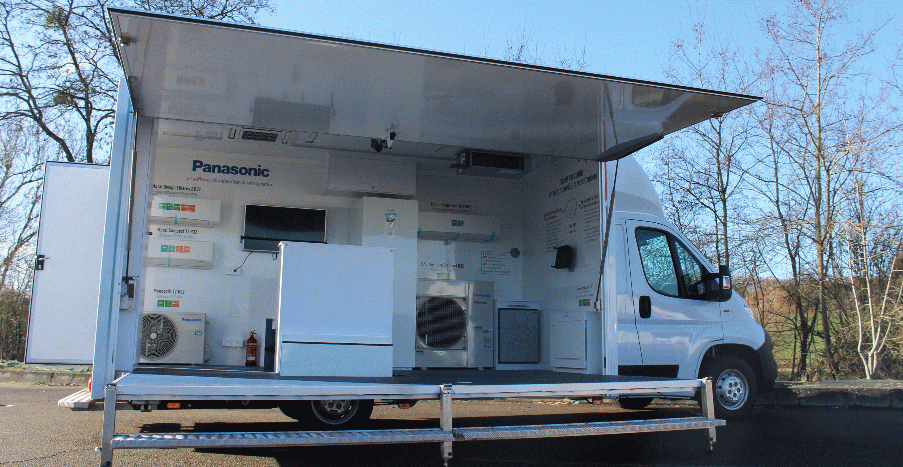 Un camion de démo Panasonic sur les routes de France