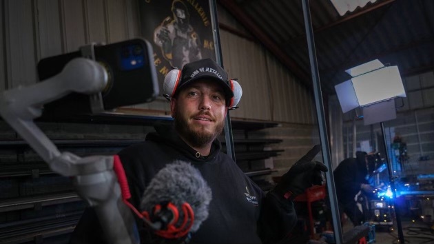 Qui est vraiment Julien Bonnet?