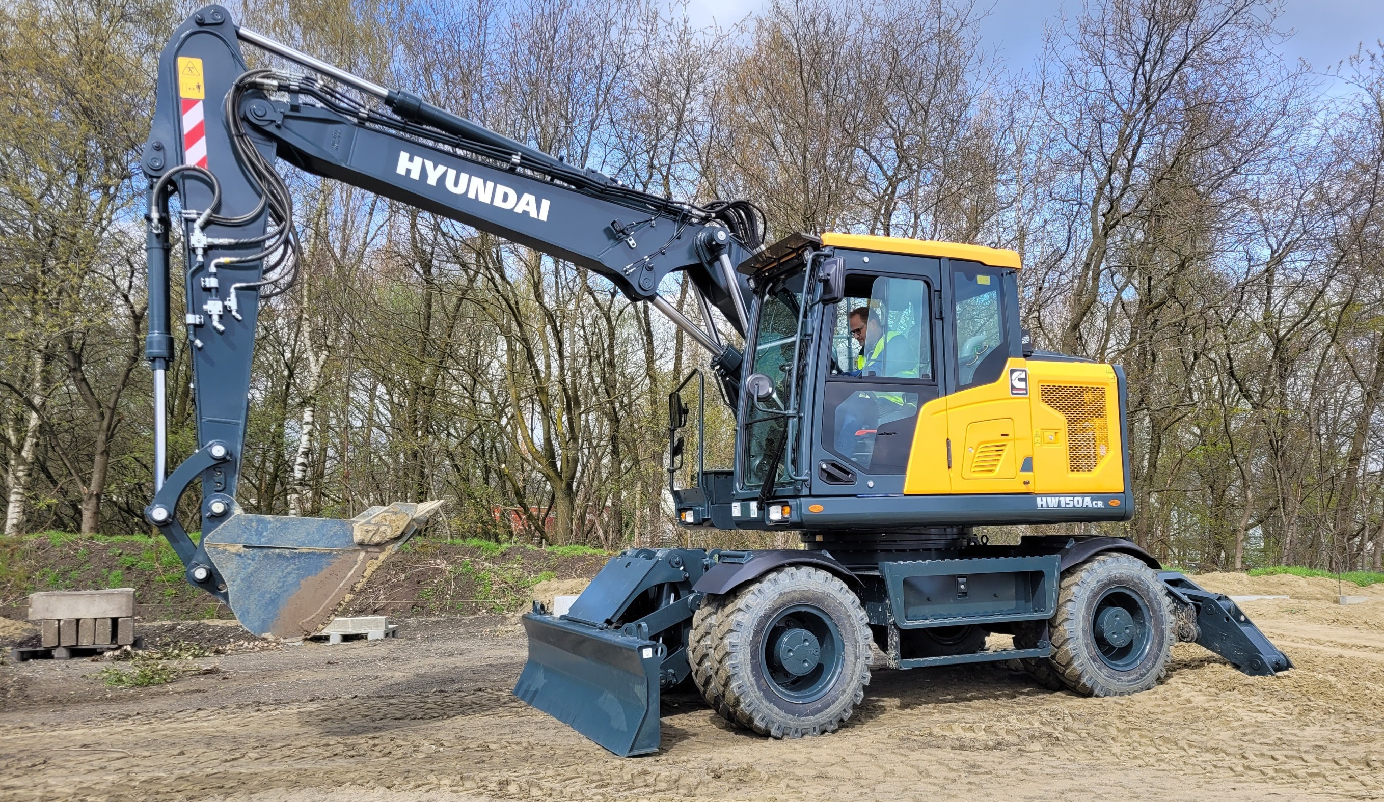 Pourquoi la pelle sur pneus HW150 A CR est-elle capitale pour Hyundai CE